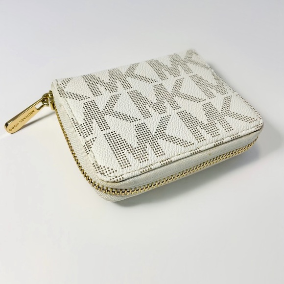Michael Kors | Bags | Michael Kors Cream White Logo Wallet | Poshmark